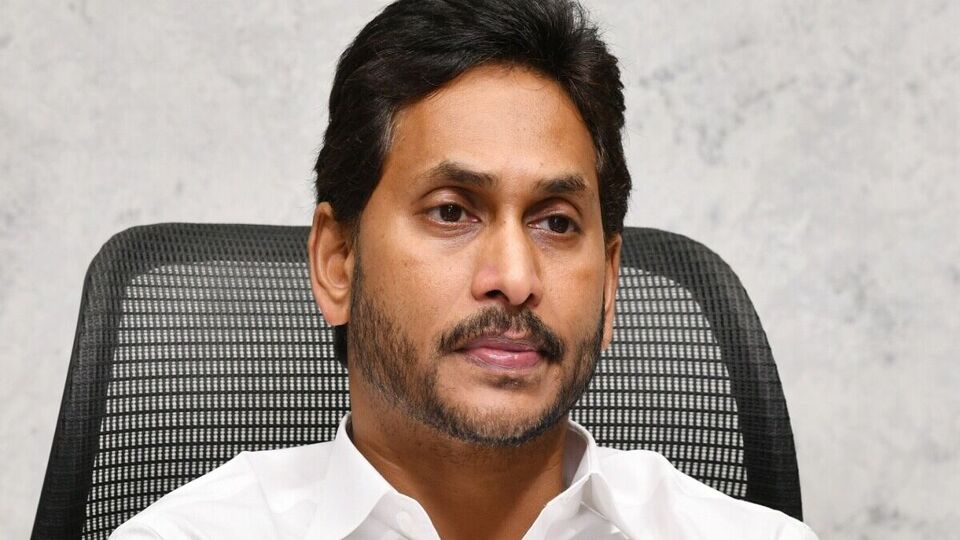 US Deports Students : యూఎస్ నుంచి తెలుగు విద్యార్థులు వెనక్కి, ఘటనపై సీఎం జగన్ ఆరా-ap cm jagan ...