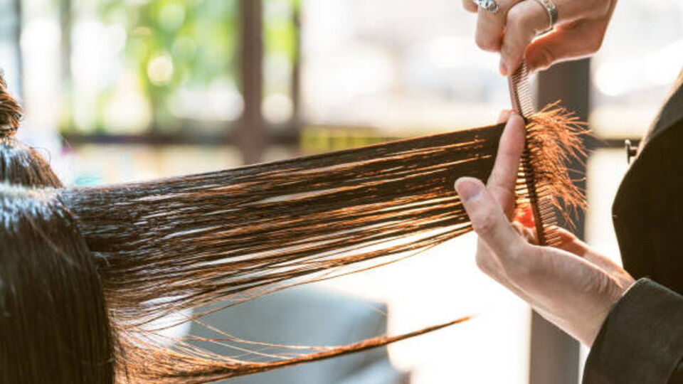 Hair Cut Tips : జుట్టు చివర్లు కట్ చేస్తే పొడవు పెరుగుతుందా? నిజమేంటి ...