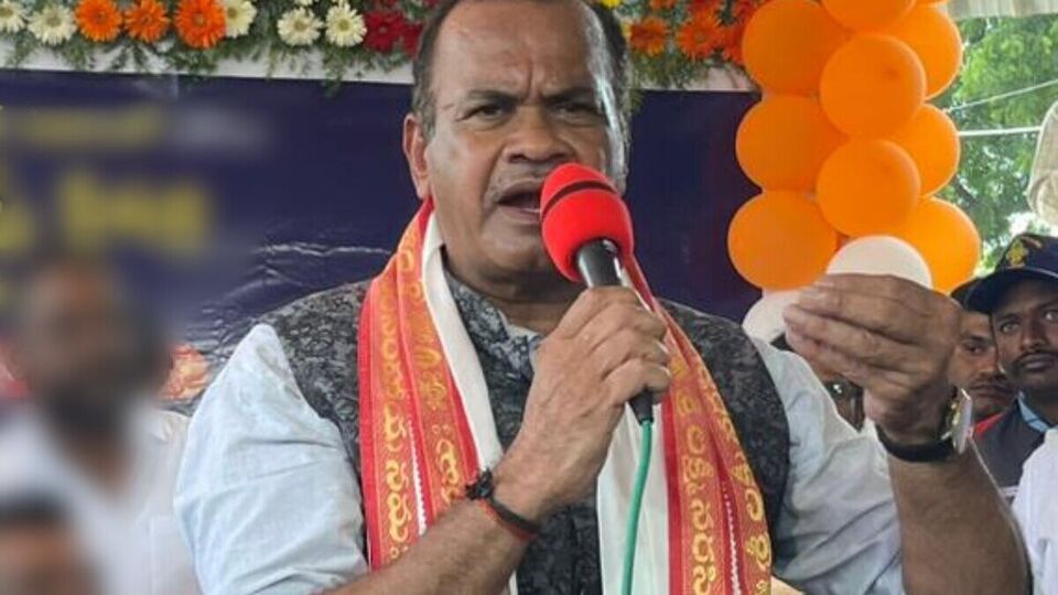 Komatireddy Venkat Reddy : నల్గొండ జిల్లాలో చేరికల్లేవ్, క్యారెక్టర్ ...