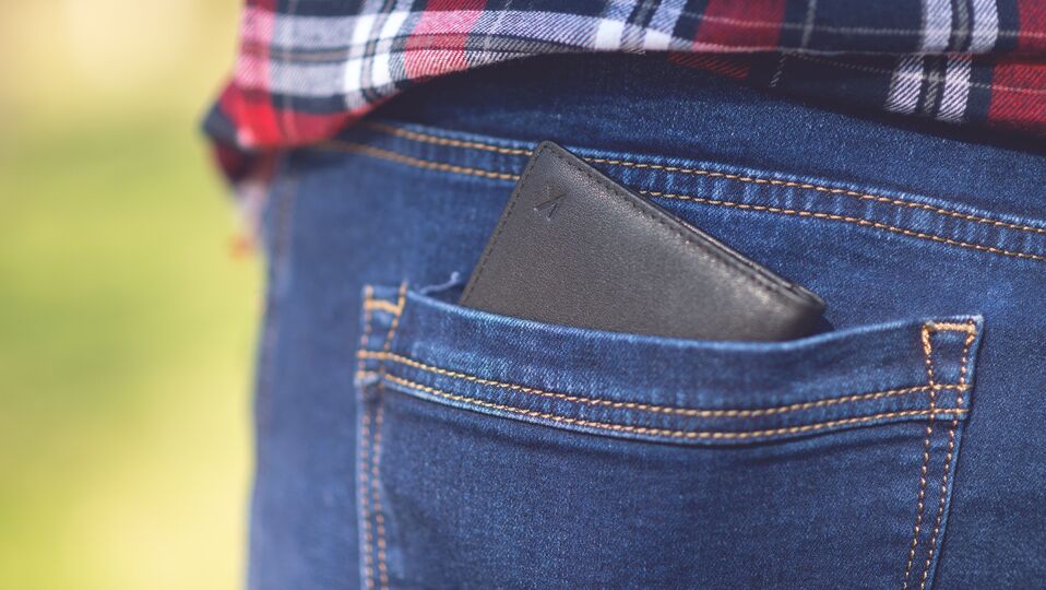 Back Pain with wallets: పర్సు వెనక జేబులో పెడుతున్నారా? నడుం నొప్పికి ...