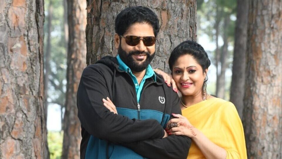Raasi Re Entry: టాలీవుడ్‌లోకి రాశి రీఎంట్రీ - రాఘ‌వ‌రెడ్డి ట్రైల‌ర్ ...