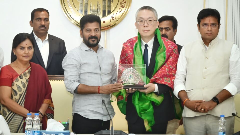 CM Revanth Reddy : పారిశ్రామికవేత్తలకు పూర్తి సహాయ, సహకారాలు అందిస్తాం ...