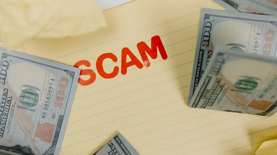 Cyber scam : నిమిషాల్లో రూ. 1.2 కోట్లు దోచుకున్న సైబర్ నేరగాళ్లు ...