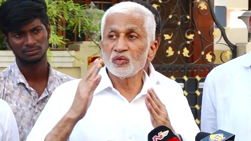 VSR Strategy: విజయసాయి రెడ్డి ధైర్యం అదేనా? భవిష్యత్తుకు భరోసా దక్కినట్టేనా? కయ్యానికి కాలు ...